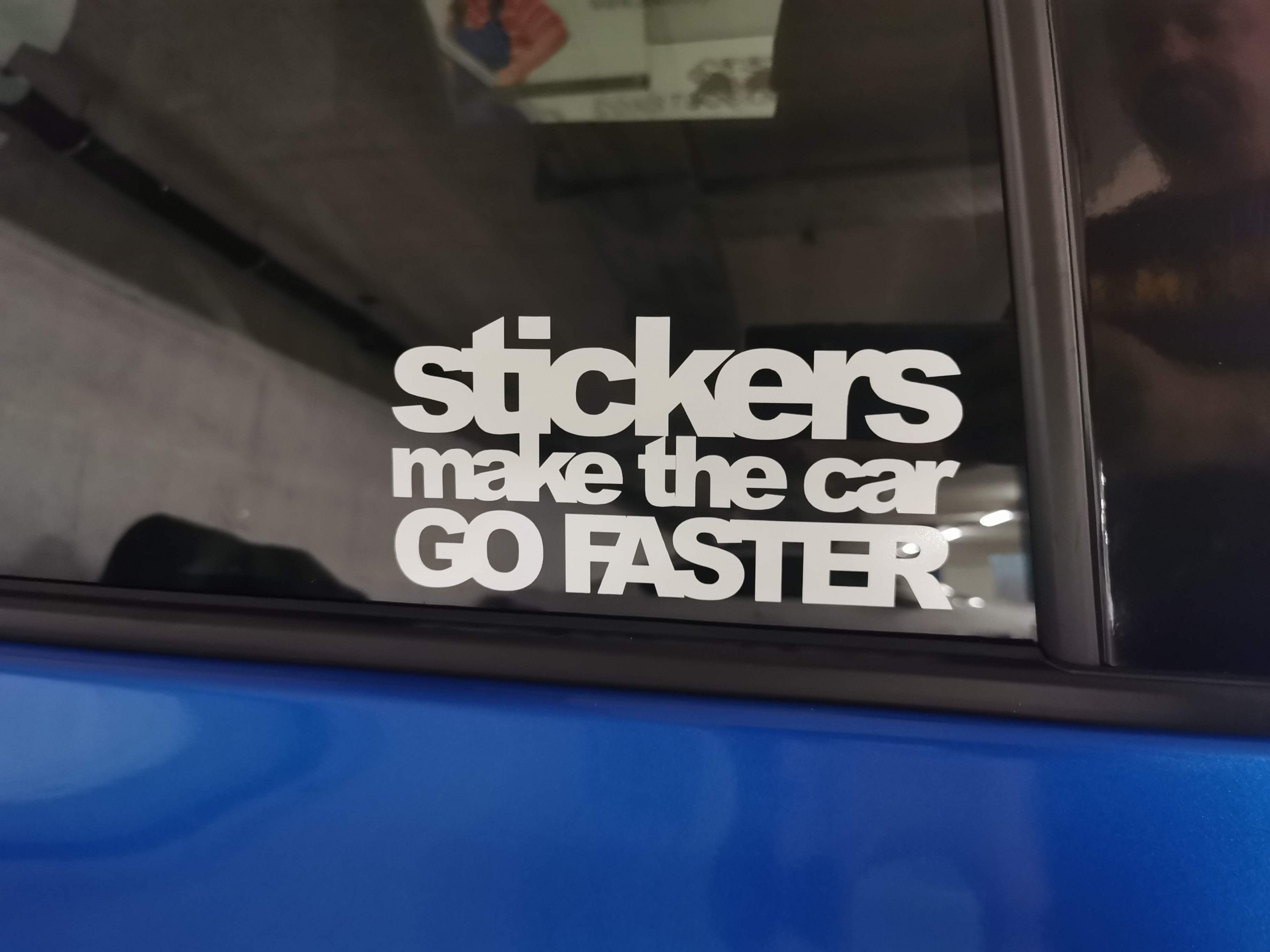 Stickers make the car go faster - suzukimania.de